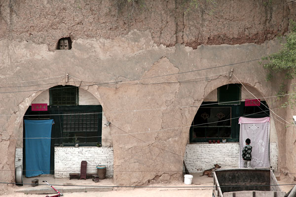 Monster Bego: Manusia Goa di Yaodong, China