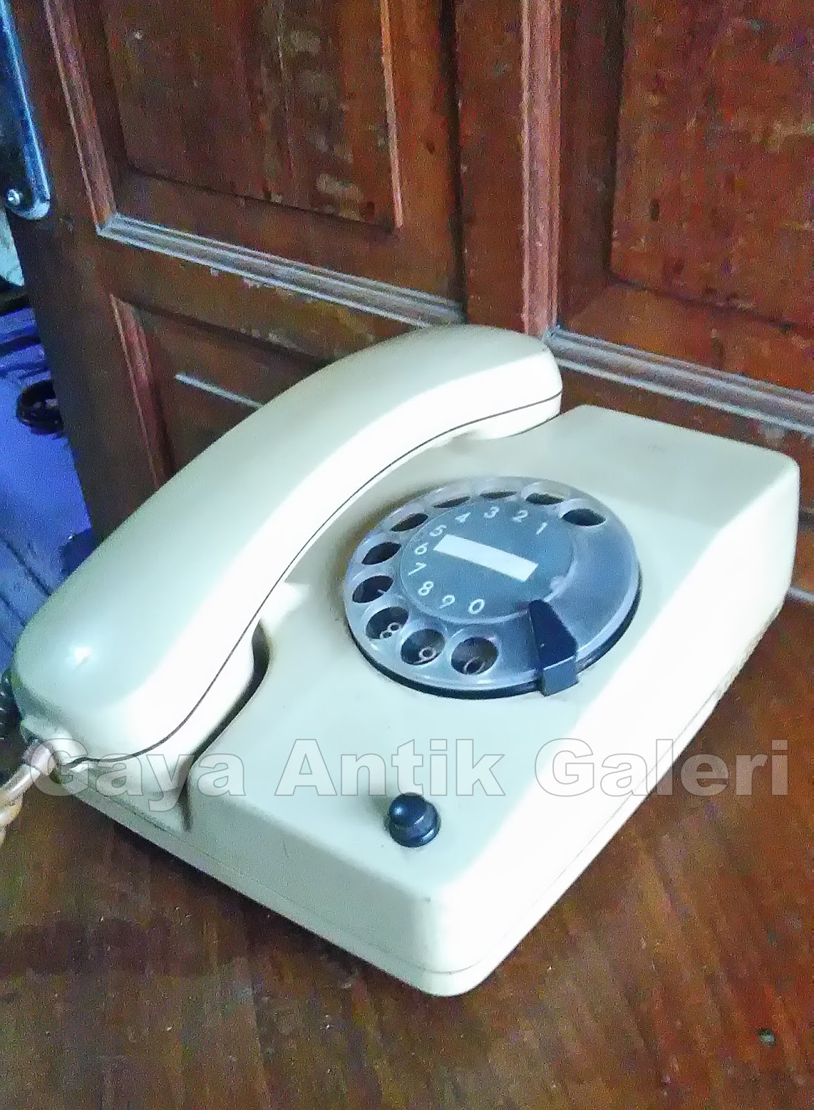 Gaya Antik Galeri : Vintage Telepon Putar ` Philips`Model CT 8408 ...