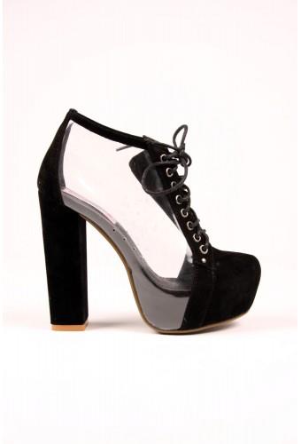 F F Africa: DAWNTROVERSIAL: CUSTOMISED SHOES FOR THAT SPECIAL LOOK!!!