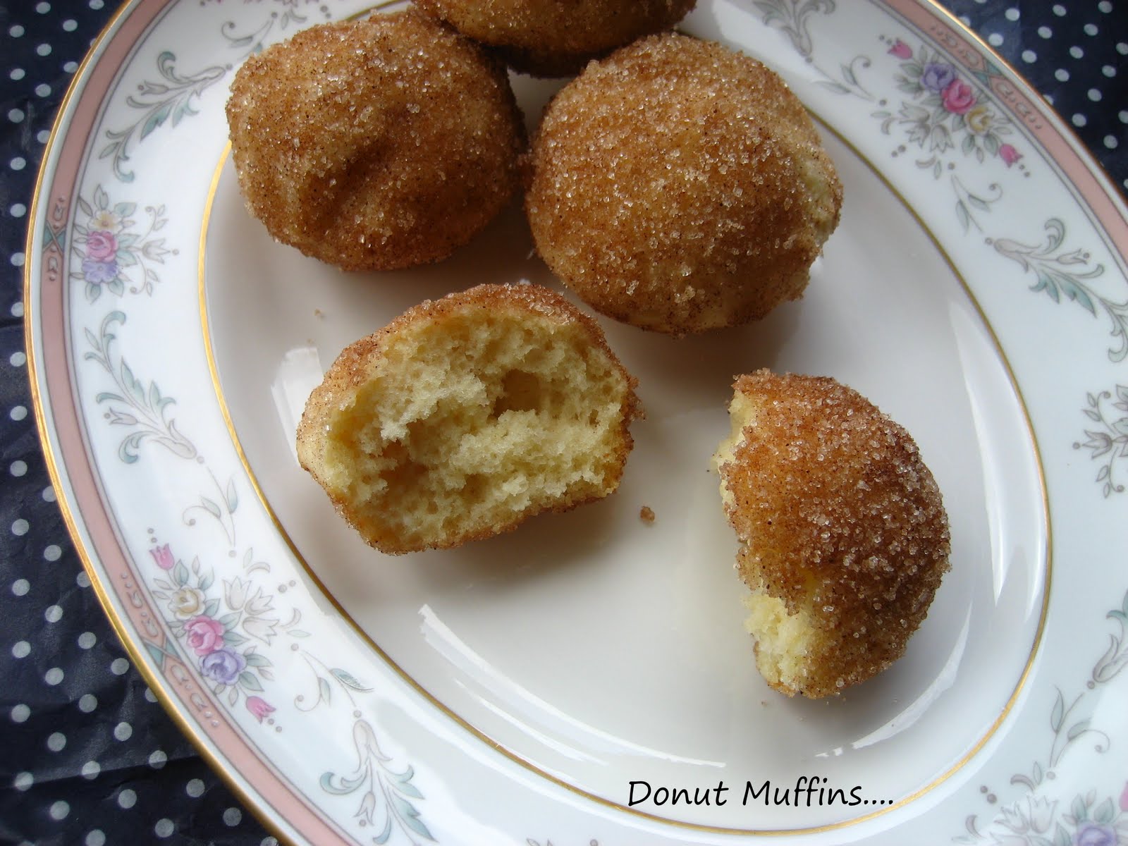 Home Cooking In Montana: Mini Doughnut(Donut) Muffins... simply amazing!