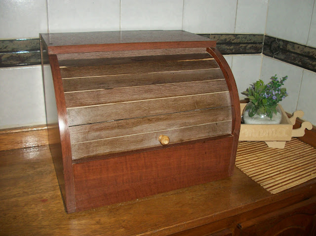 Estilocolor: Caja de pan para la cocina