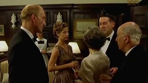 Actor Charles Dance: Charles is Roderick Chamberlain in Black and white ...