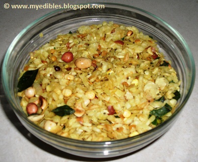 Edible Entertainment: Poha Chivda (Crispy Rice Flakes Snack)