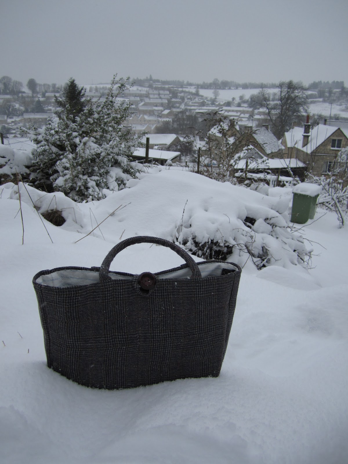 Brunel Broderers: Bag in the Snow