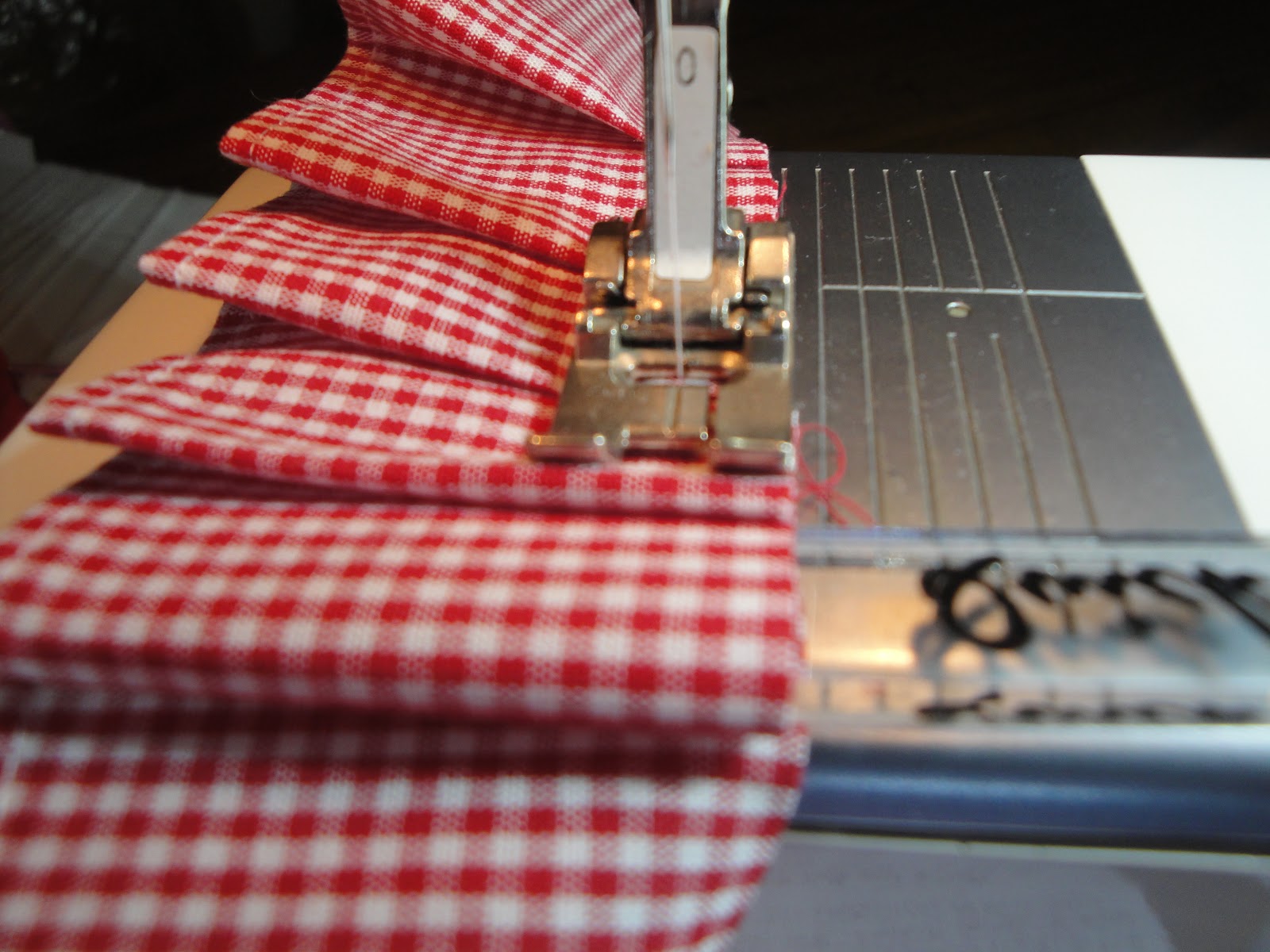 Vaune's Sewing Room: Another Kind of Pleater!