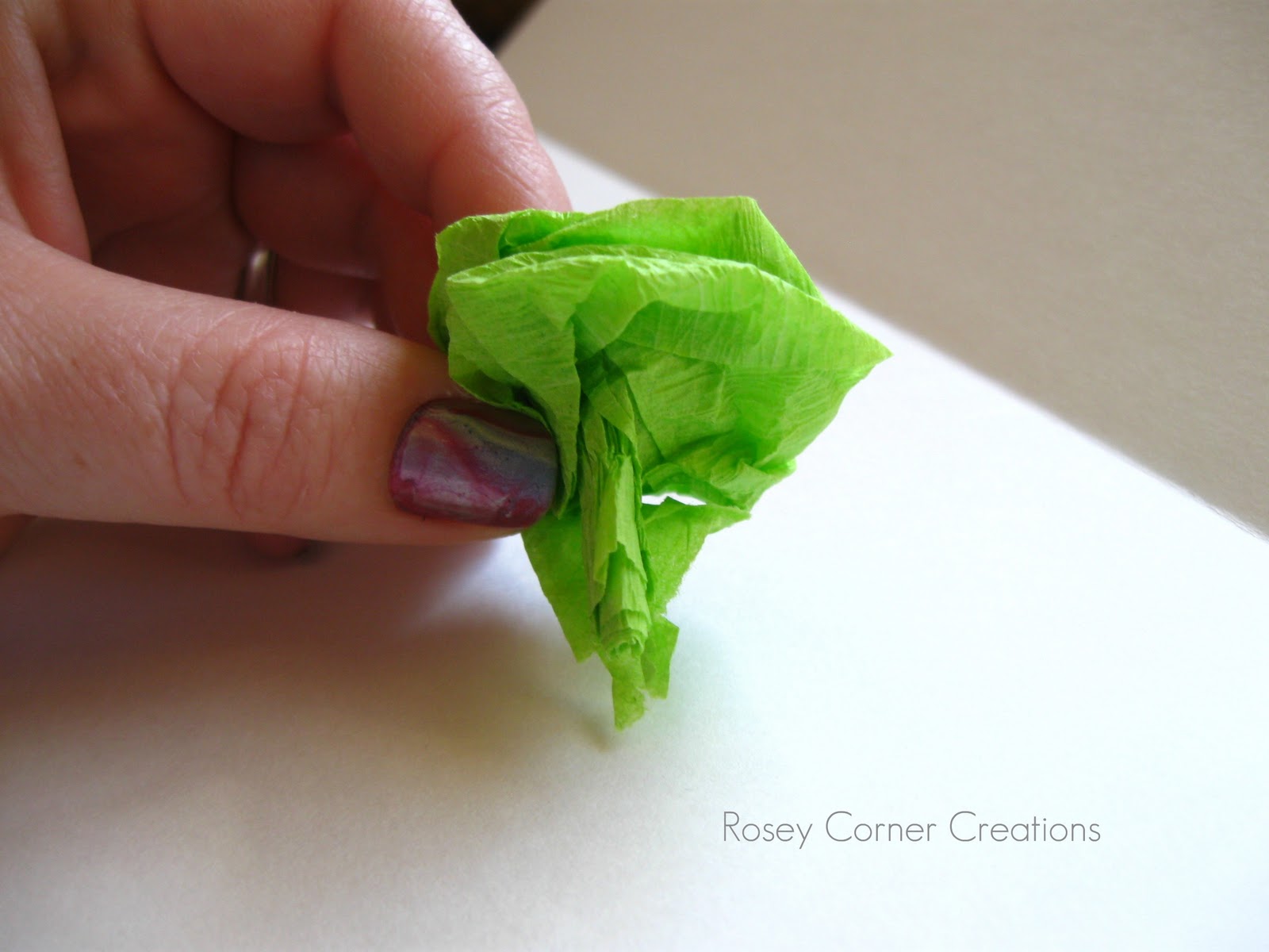 Rosey Corner Creations: Paper Roses and a Vase