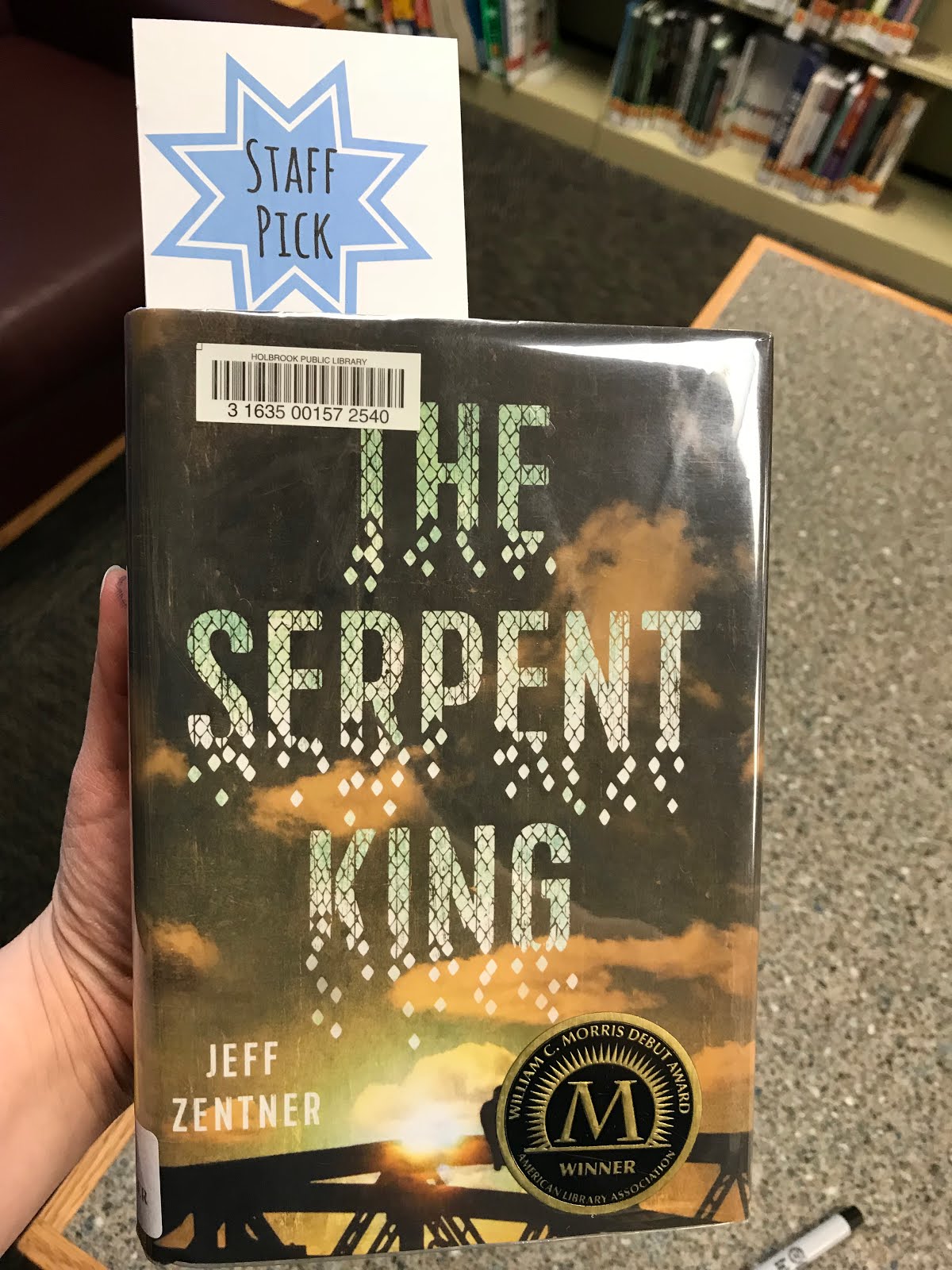 5 Minute Librarian: Easy Staff Picks Displays