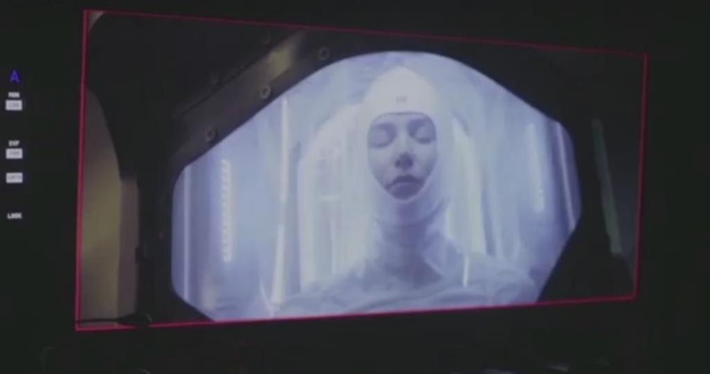 LAS CRÓNICAS DE AXA: Katherine Waterston en hipersueño en un breve ...