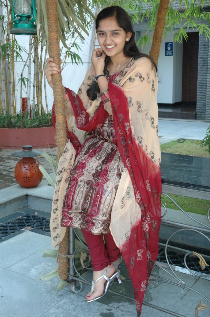 Hot Celebrities: Sanusha Cute Photos