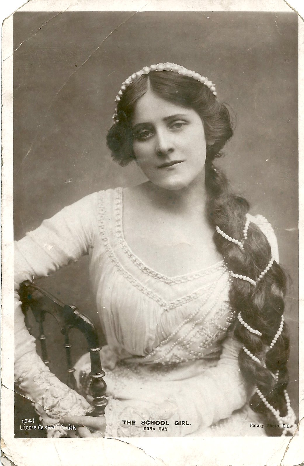 The Amazing Chronoscope: Edwardian Actresses in Gorgeous Dresses No. 1