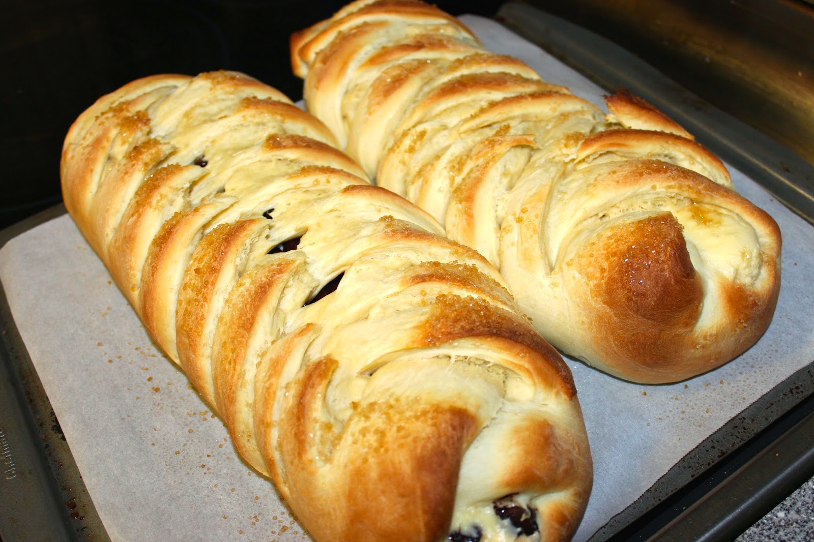 A Touch of Sanity...: Cream Cheese Braid & Chocolate Cream Cheese Braid