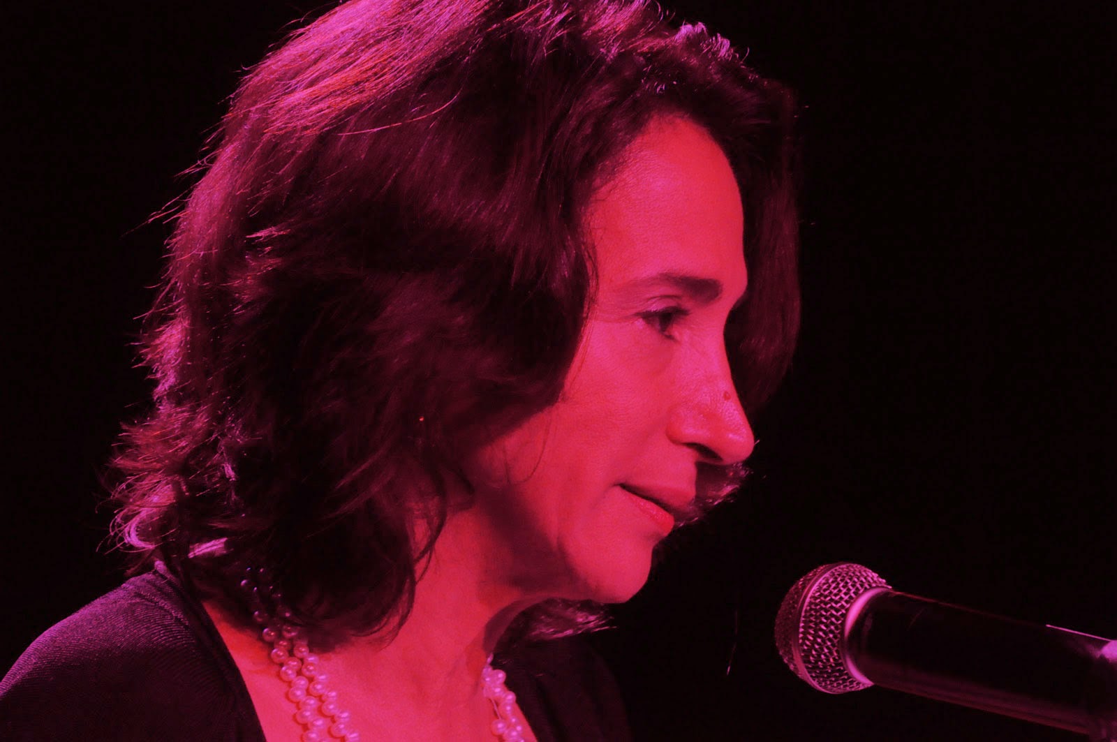 Soledad Álvarez; seis poemas de "Las estaciones íntimas". - Moñohecho