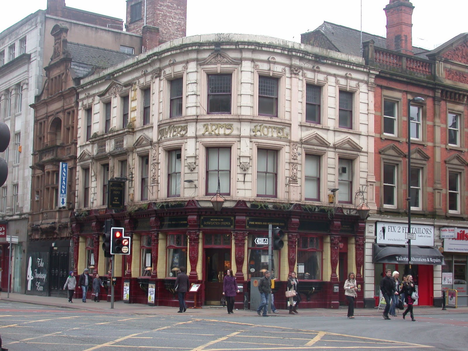 Andrew Simpson: Manchester pubs, a new blog and a link to a Chorlton family