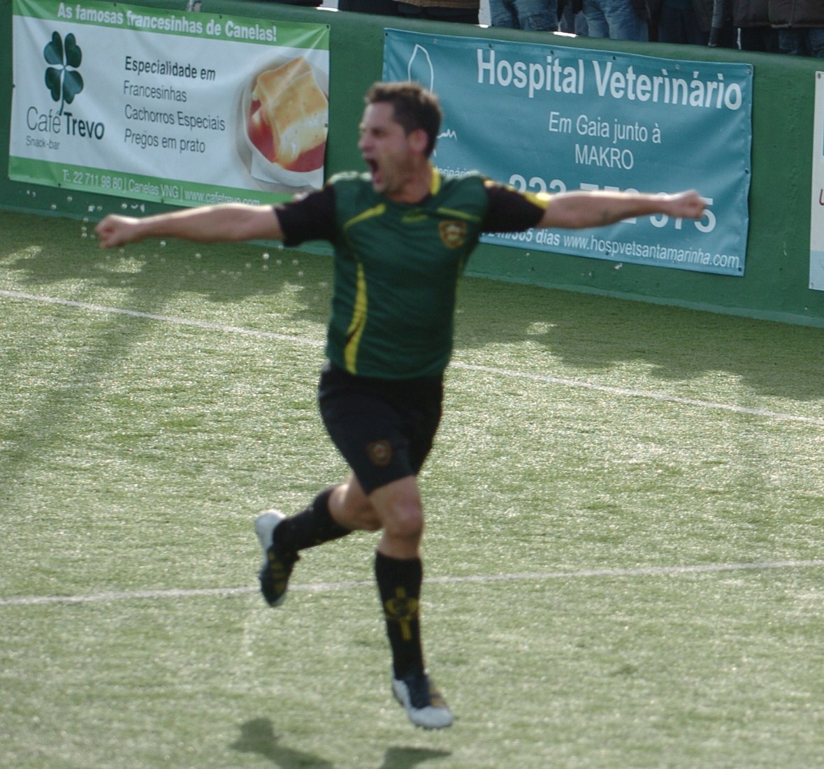 A bola é redonda: Coimbrões vence e convence