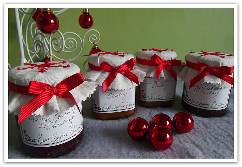 Crafty Christmas Club: Embroidered Jam Pot Covers...