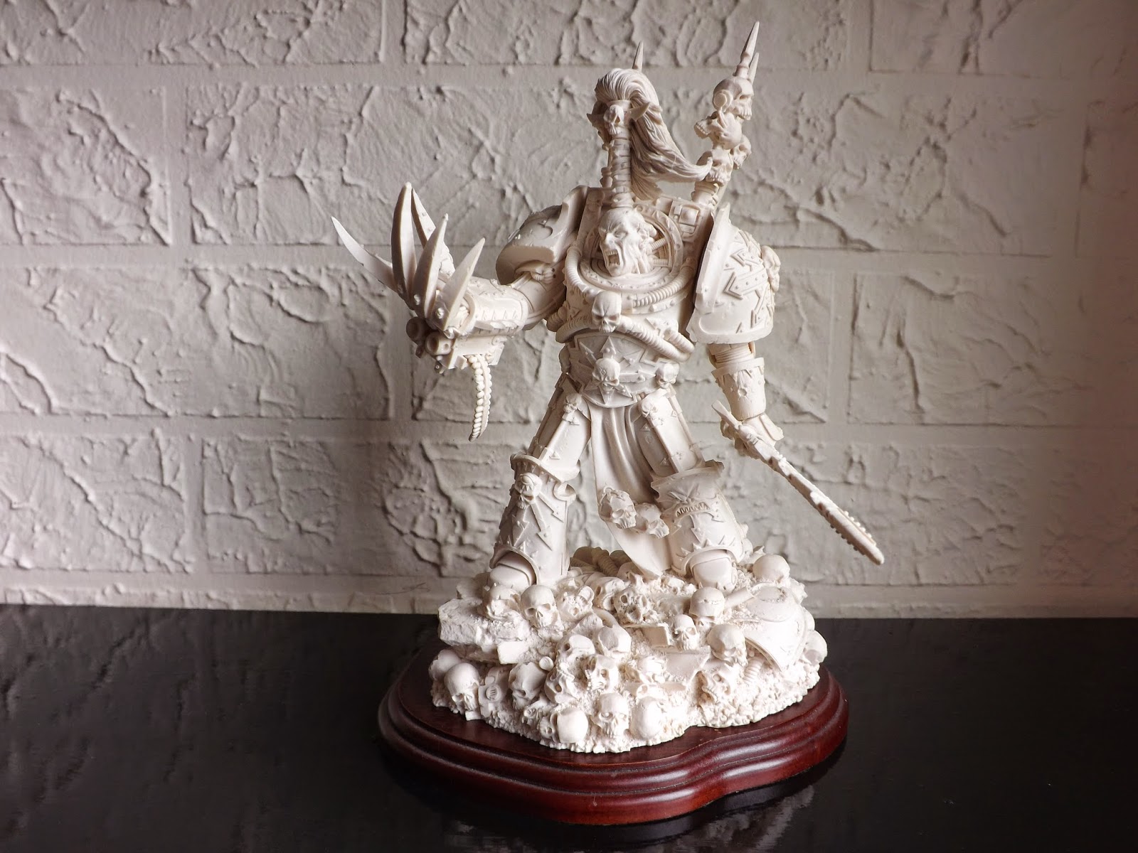 Limited Edition Warhammer models: Busts and Statue - Abaddon the ...