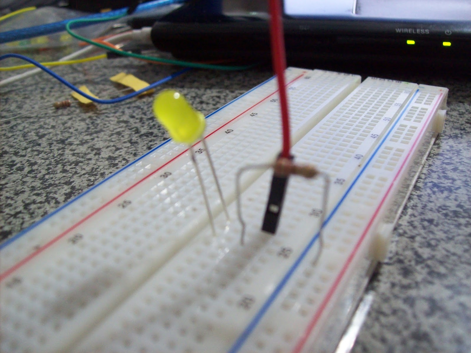 Hagamos titilar un led conectado a la protoboard ~ El blog de juana