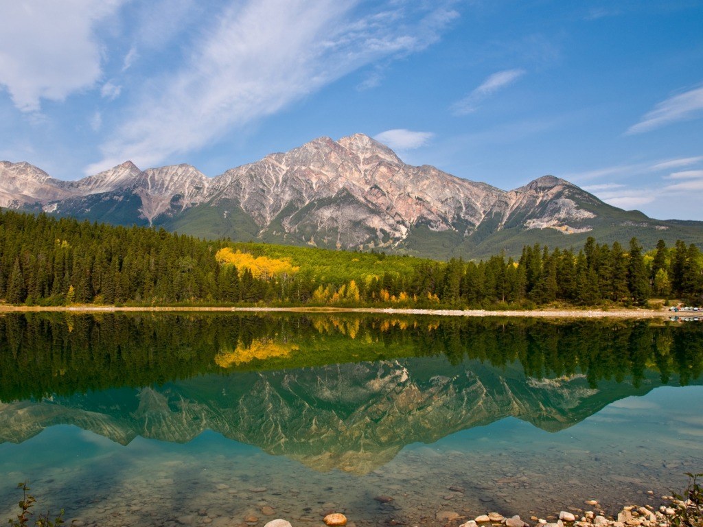 Besplatne Pozadine za Desktop: Planine i jezero