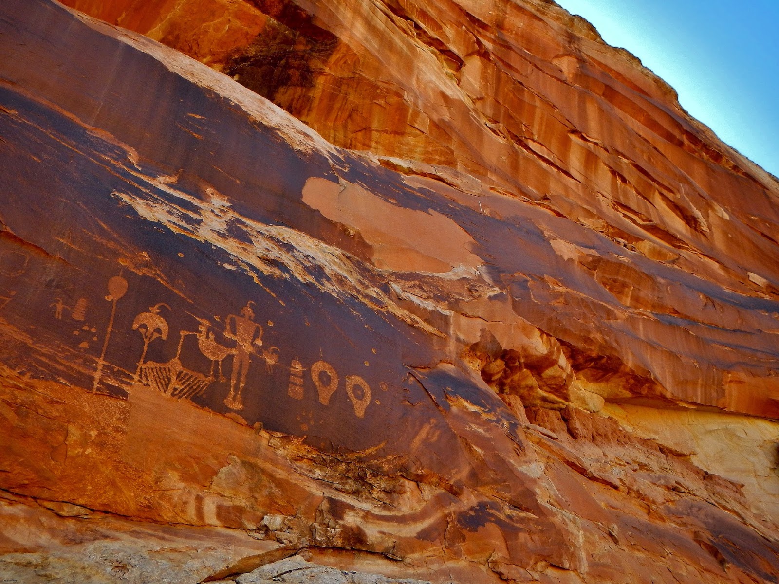 The Southwest Through Wide Brown Eyes: Wolfman Panel and Ruins - Comb ...