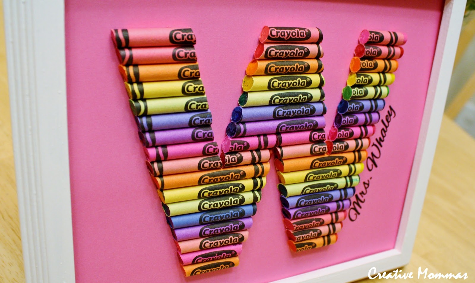 Creative Mommas: Crayon Monogram