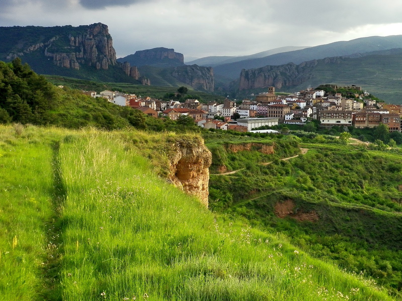 TRACKSRIOJA: Paseo por la historia de Nalda--Senderísmo