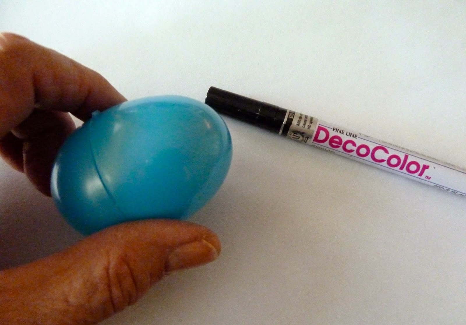 Make it easy crafts: Cracked look plastic Easter eggs tutorial