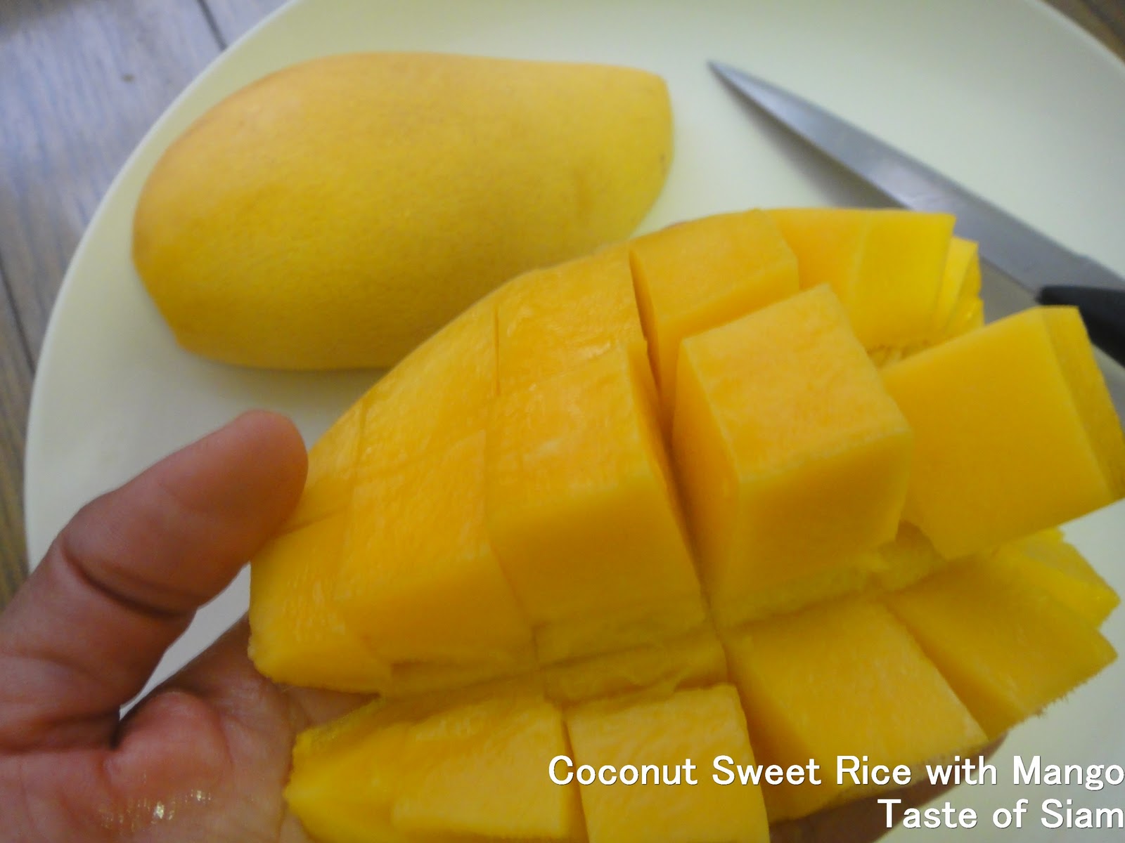 Coconut Sweet Rice with Mango - Taste of Siam
