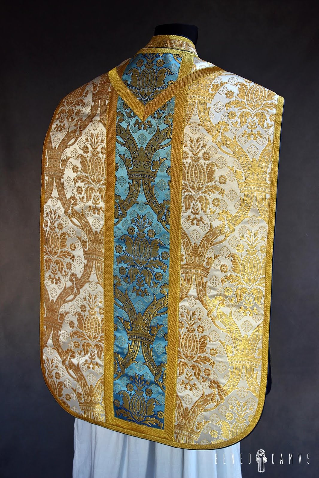 Marian Blue, Gold and White Vestments from Benedicamus ~ Liturgical ...