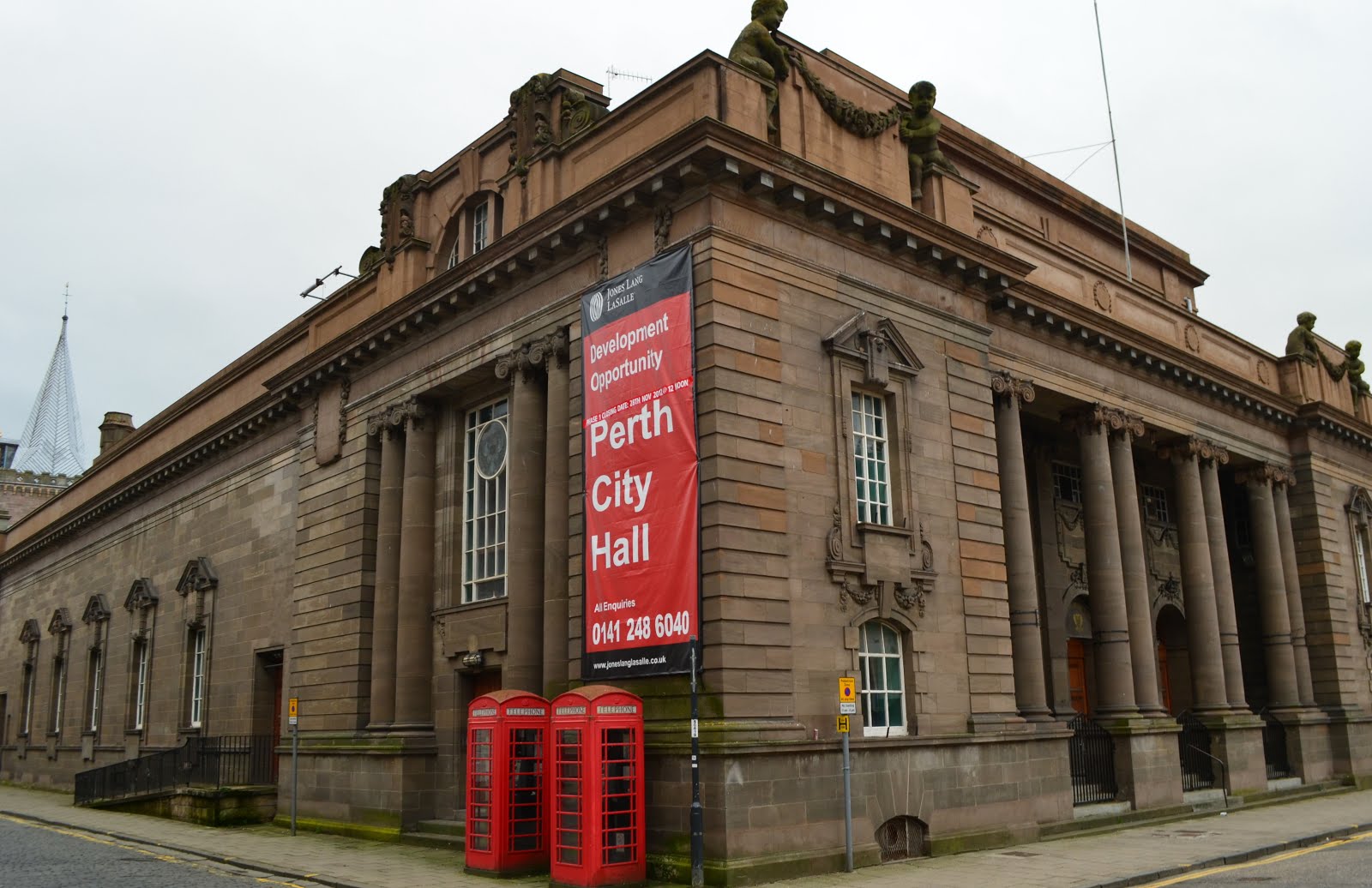 Tour Scotland: Tour Scotland Photograph City Hall Perth Perthshire