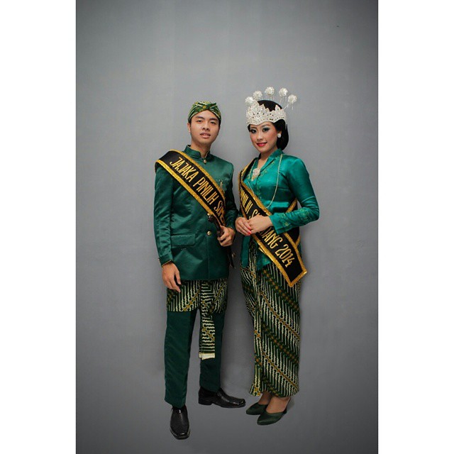 " SANGGAR NUSANTARA DOT COM " | Jakarta: SEWA BAJU DAERAH ADAT SUNDA ...