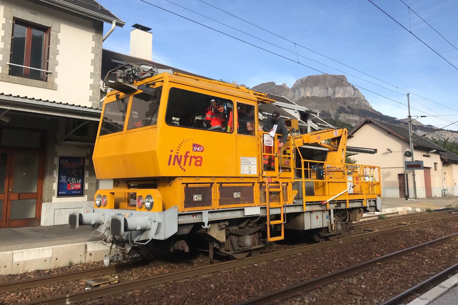 LA PASSION DU TRAIN: à Champigny et Sallanches avec Louis , début Octobre