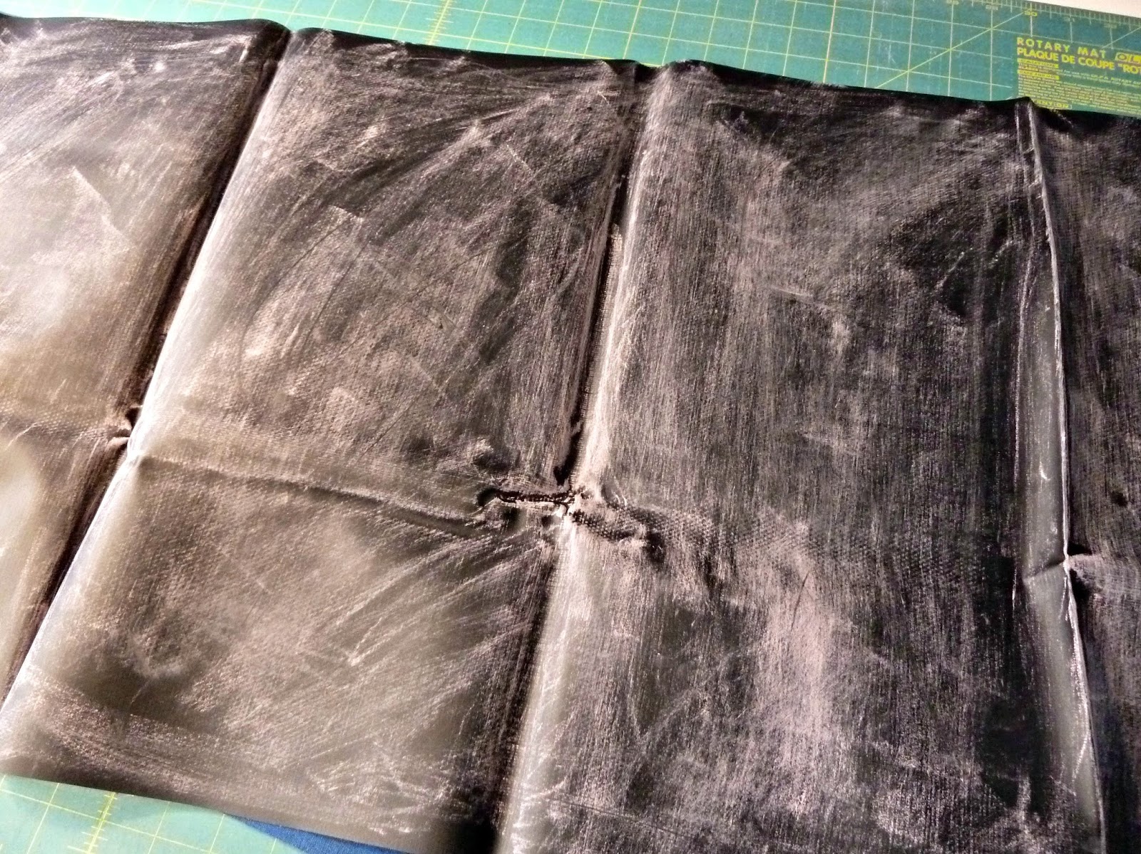 alidiza: Anthropologie Hack: Chalkboard Table Runner