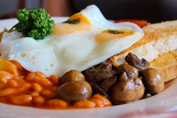 Brunching at Early Bird Breakfast Club - ANG KALADKARIN