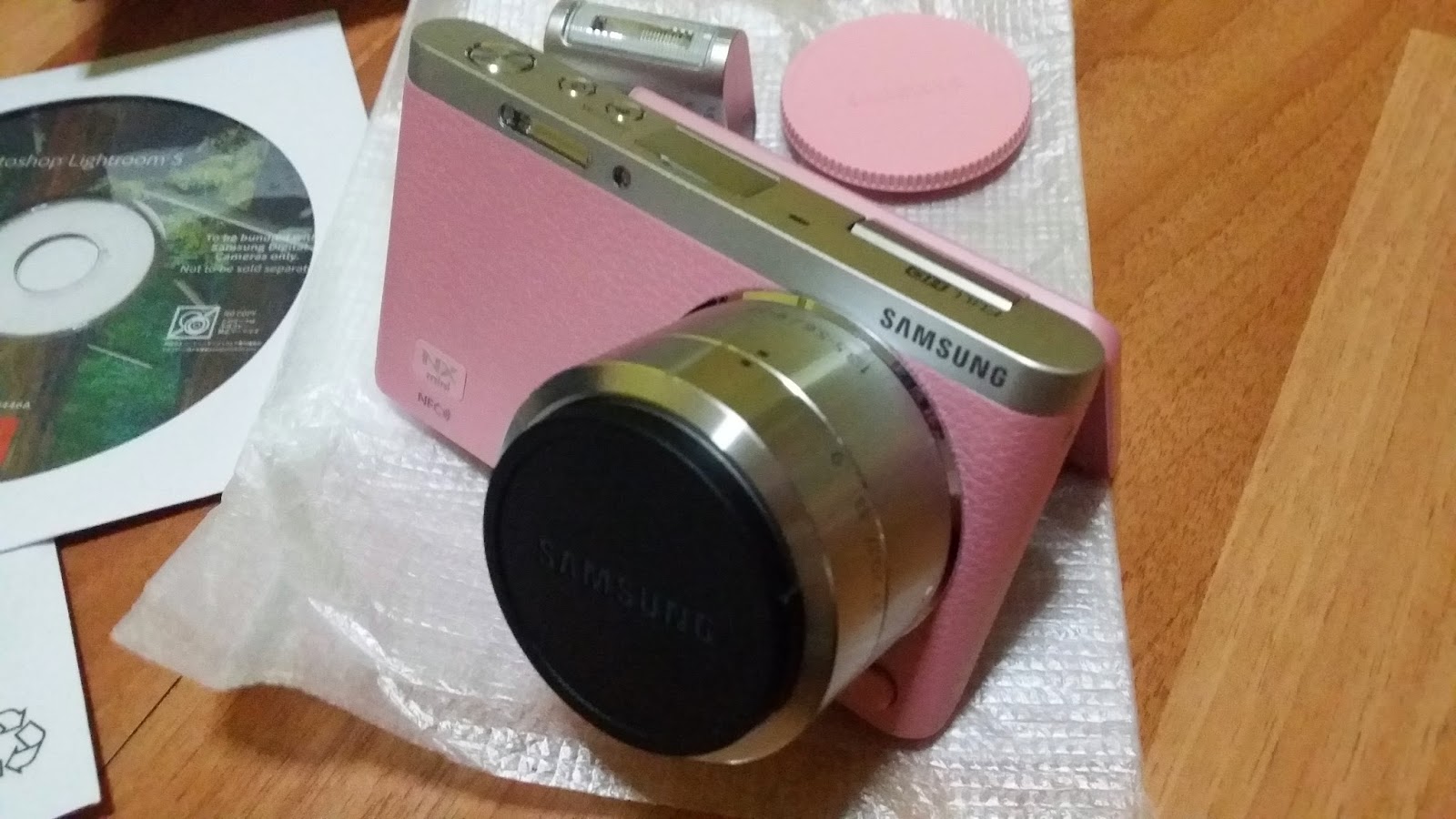 Debora: My new Camera!!! Samsung NX Mini Pink