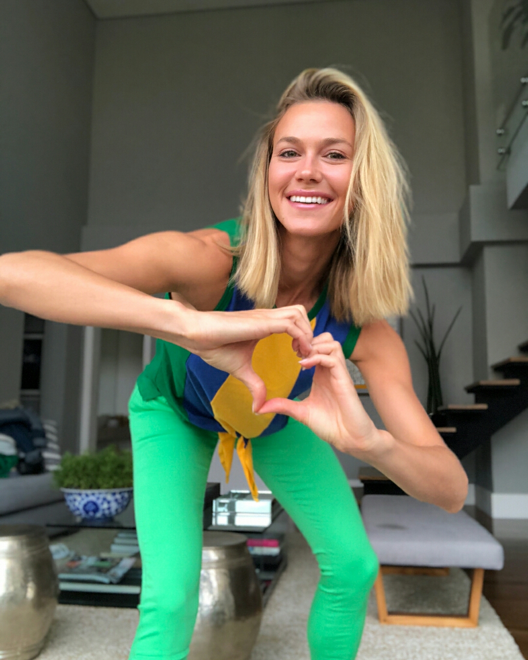 O estilo sexy da top model Renata Kuerten