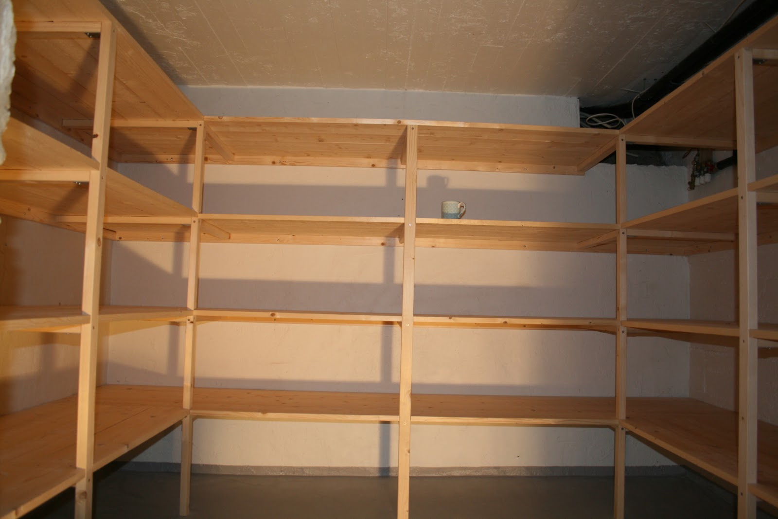 Dusjkabinett stort utvalg kabinetter i alle størrelser.: Hyller til bod