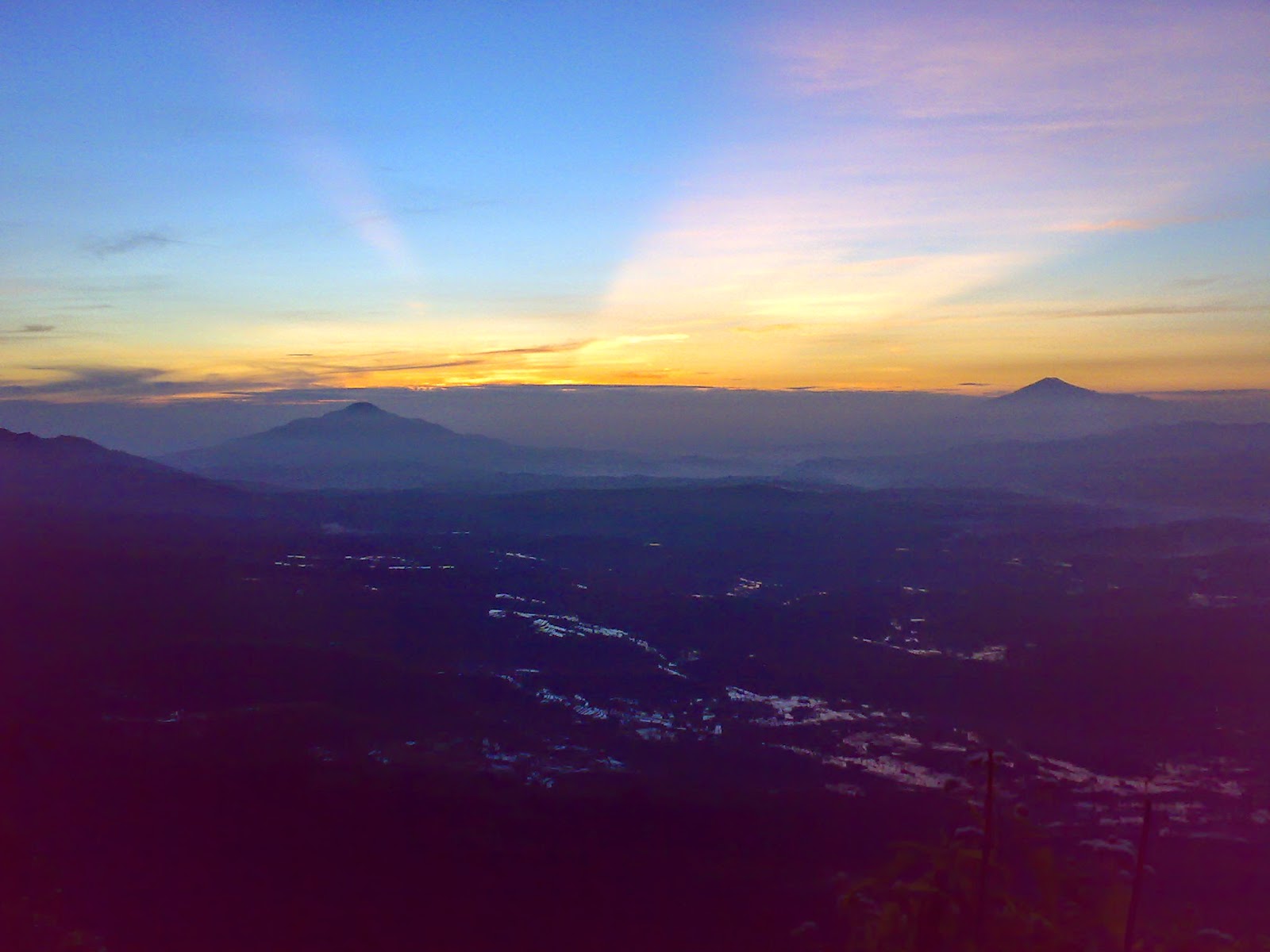 Gunung Manglayang, pilihan tepat belajar pendakian di Bandung Timur ...