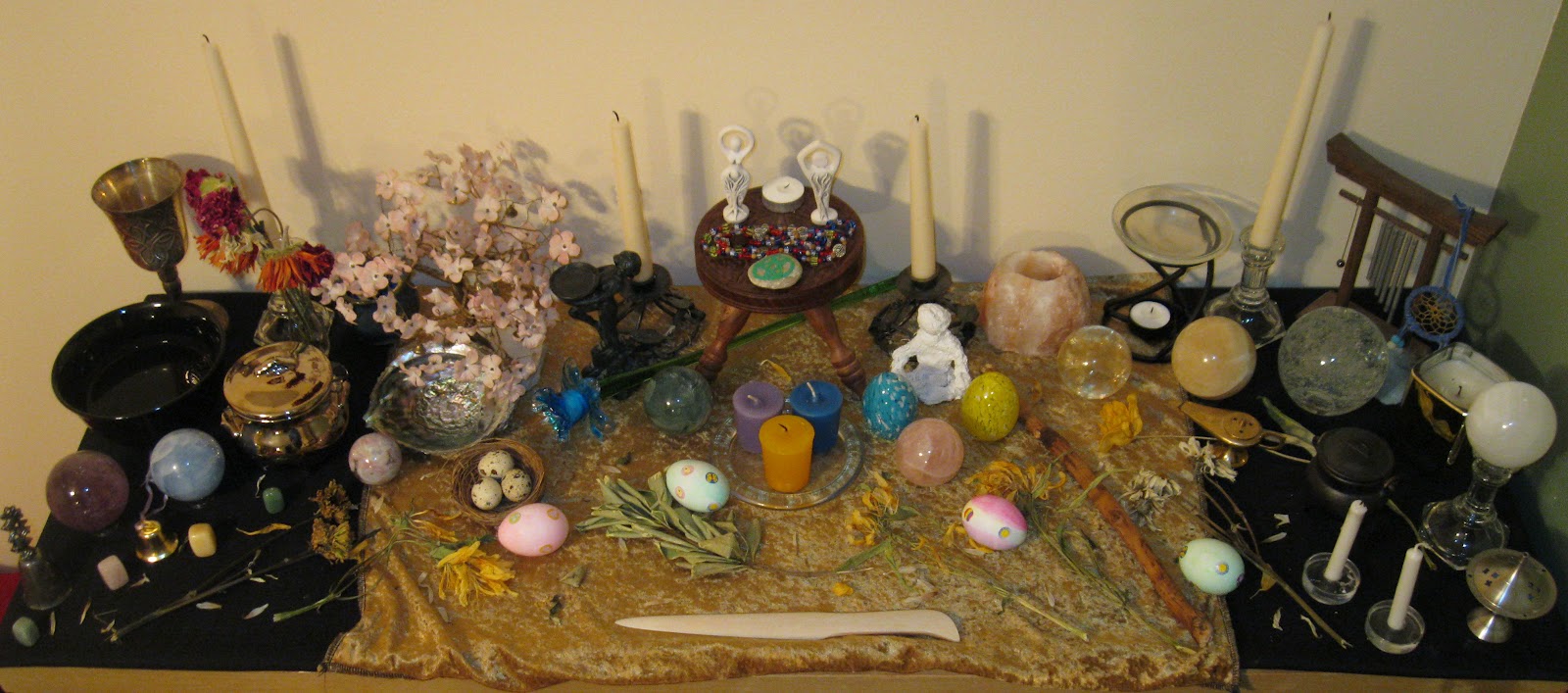 The Pagan Grove: Constructing an Altar