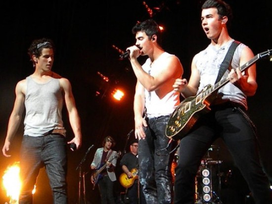 The Jonas Blog: Nuevas fechas del World Tour de Jonas Brothers 2012