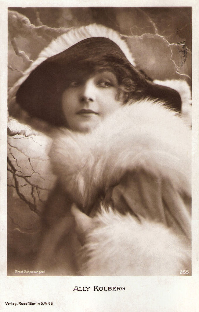 VINTAGE PHOTOGRAPHY: Ally Kolberg