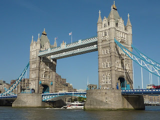 The travels of Tim and Megan: Ceremony of the Keys - Tower of London