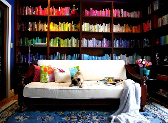 The Peak of Très Chic: Needing, Wanting, Loving: A Color-Coded Bookshelf