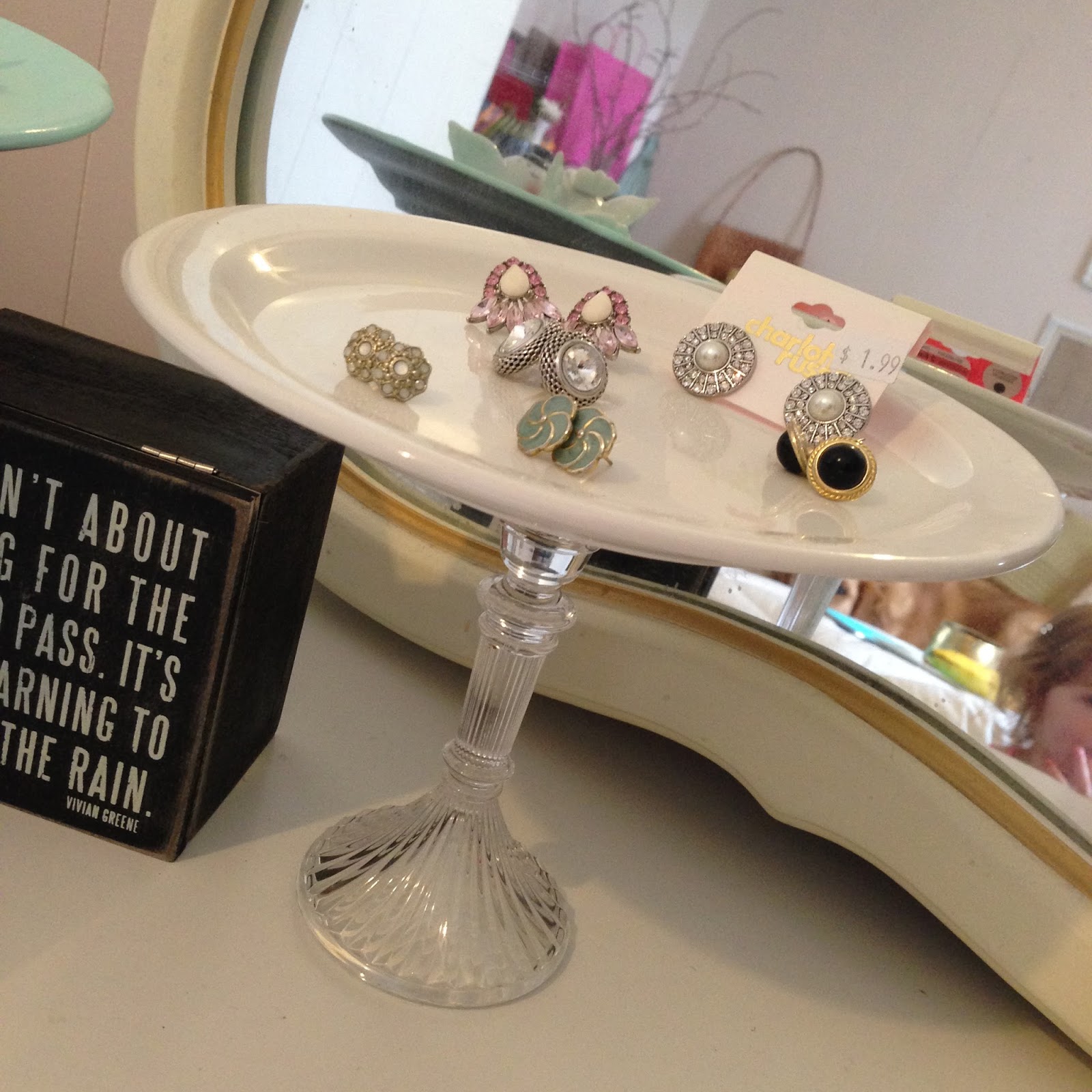 HOME CHRONICLES: DIY Plate Stand