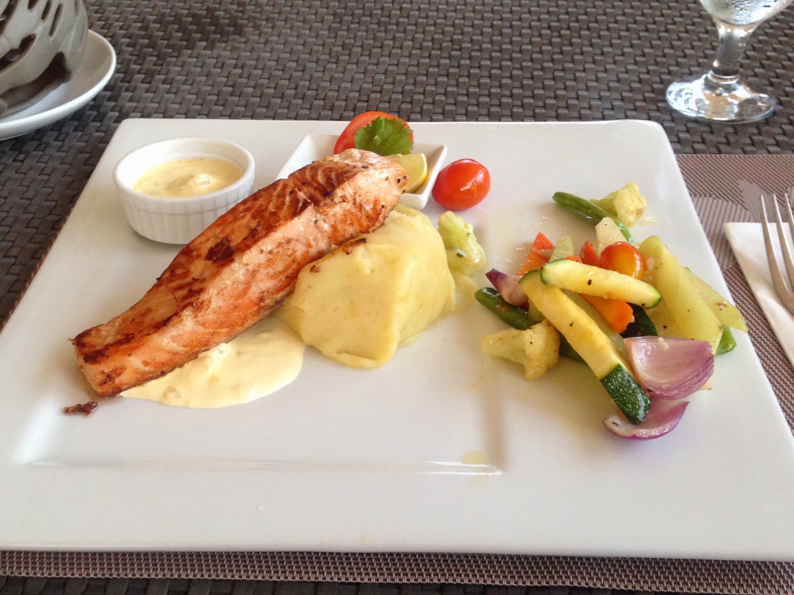 Of Popcorns and Fudgiebars: SANDS RESTO GRILL at THE LIGHTHOUSE Marina ...