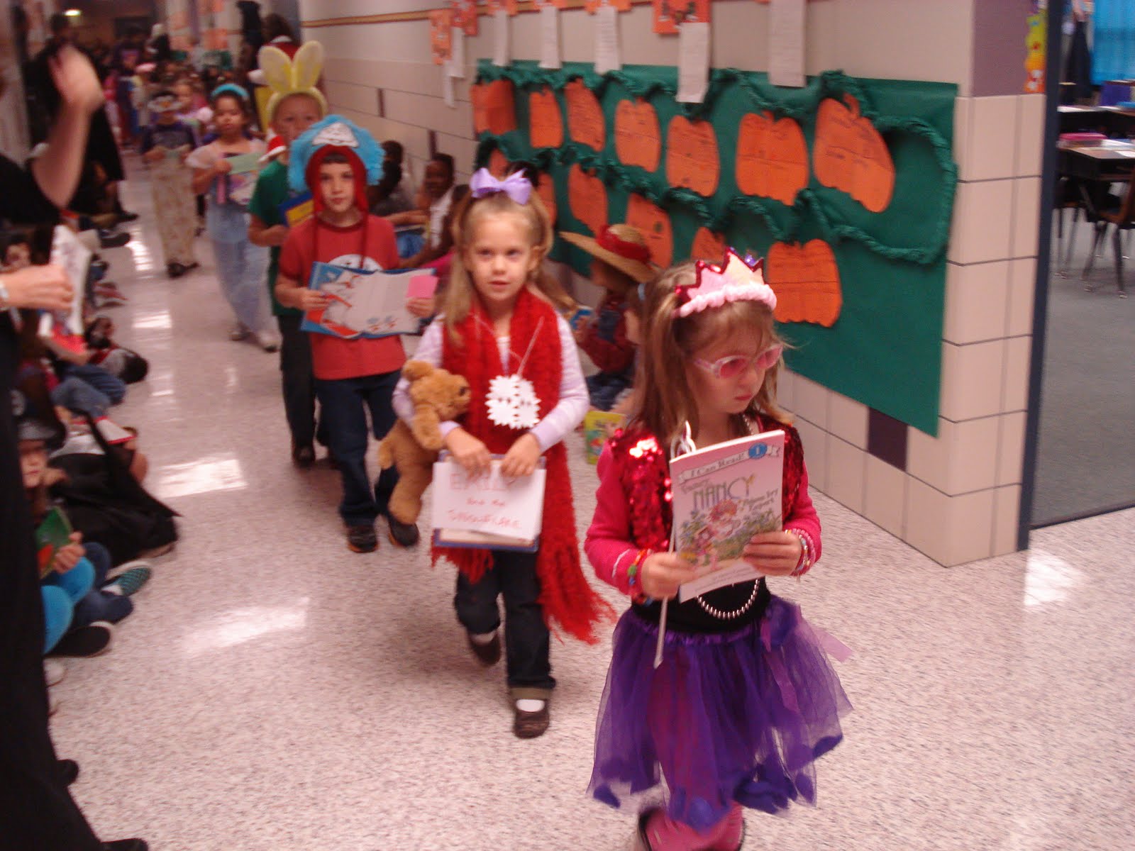 Mrs. Hendrix's Kindergarten Class: Story Book Character Dress Up Day 10/28