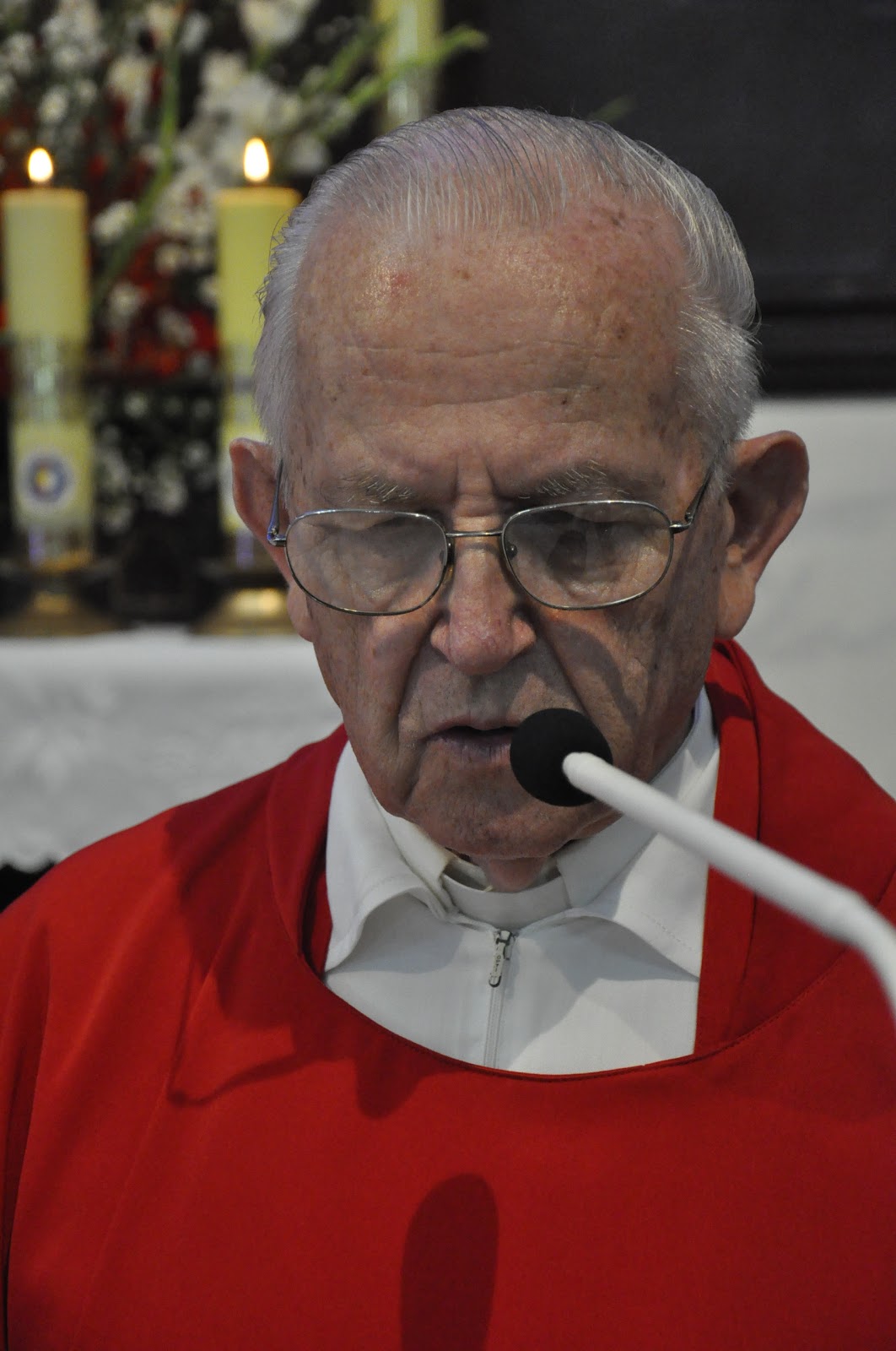 O Testemunho de Fé: Padre Jan: Vida a serviço de Deus