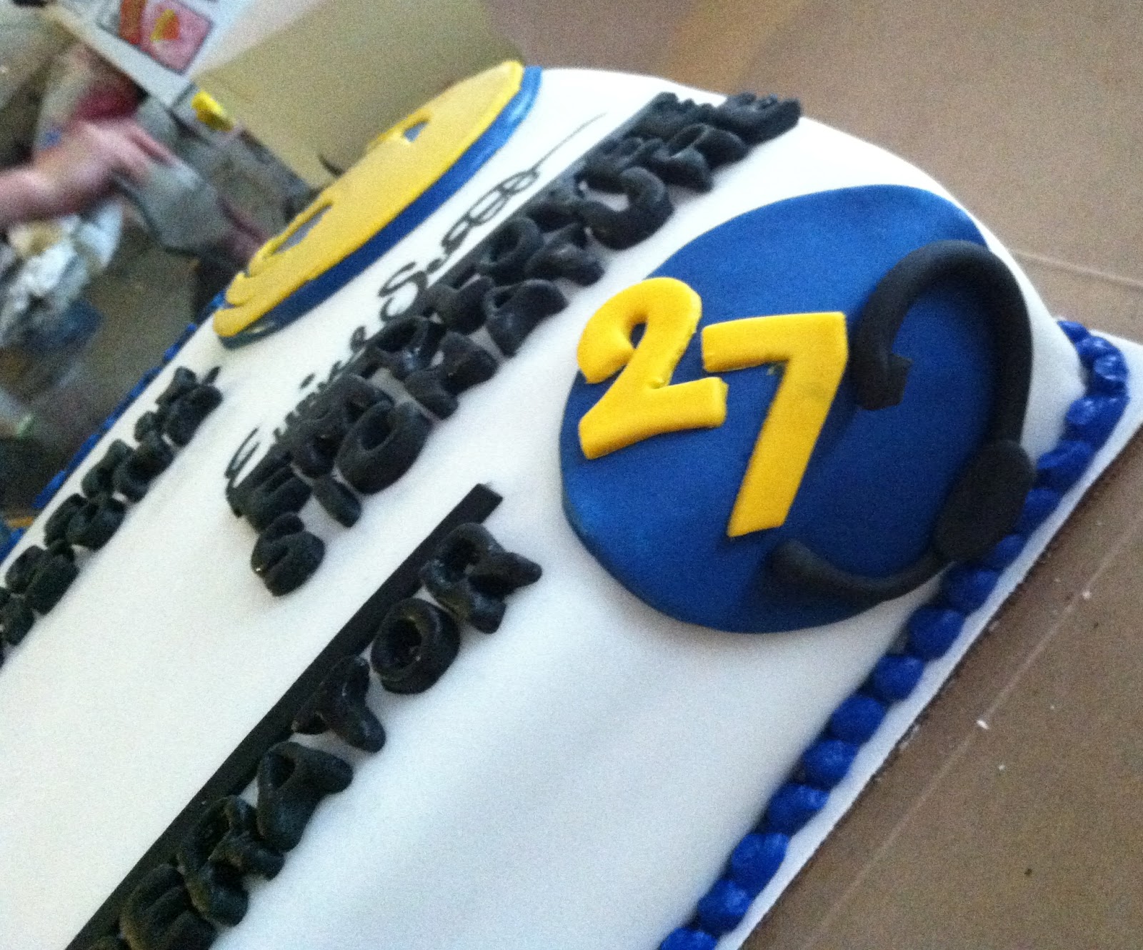 Cups-N-Cakes: Police Dispatch Retirement Cake