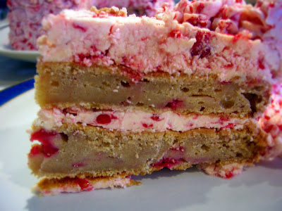Cake Of The Week: Cinnamon Raspberry Cake