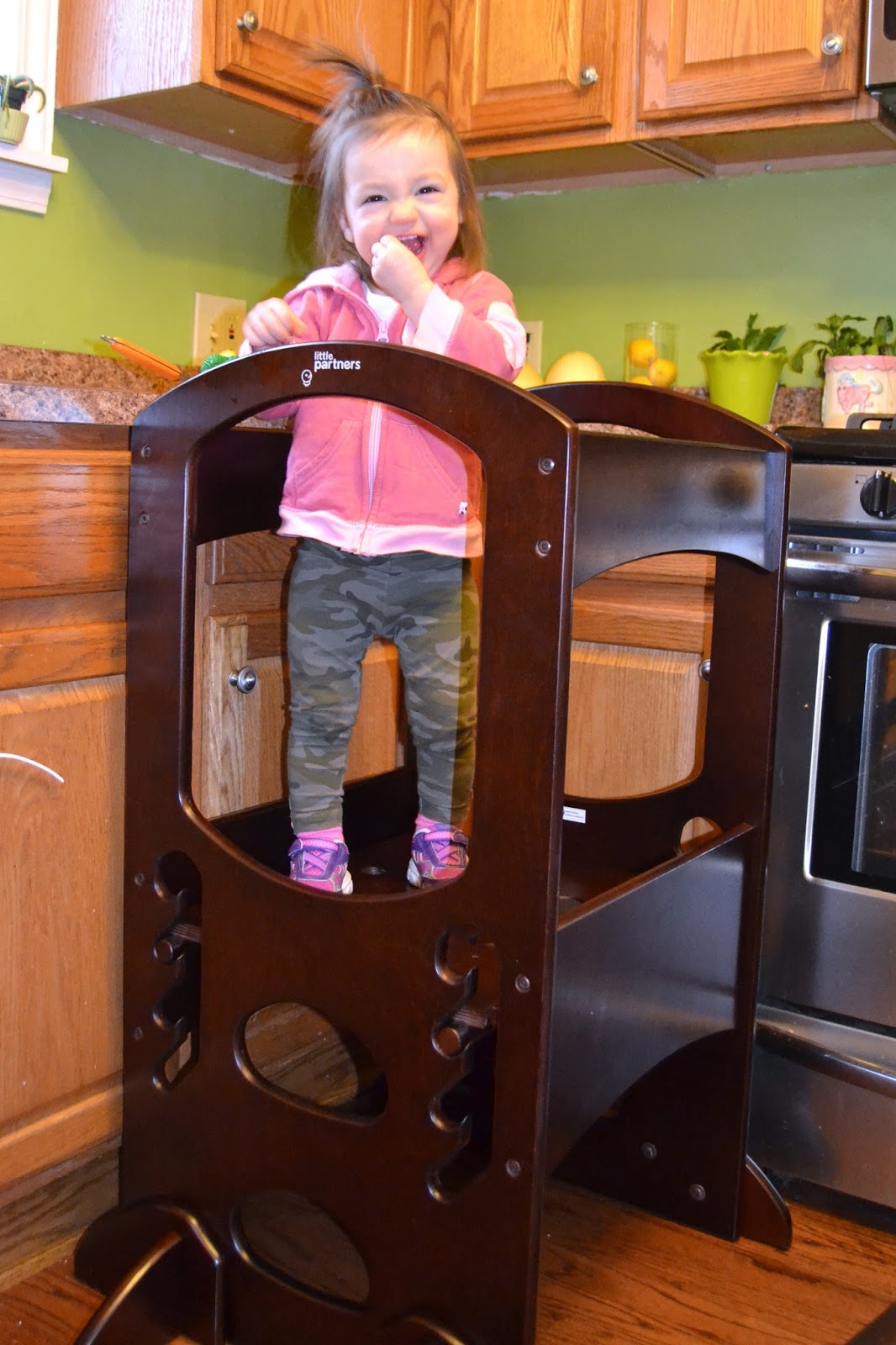 How to Get Your Toddler Involved in the Kitchen | The Nutritionist Reviews