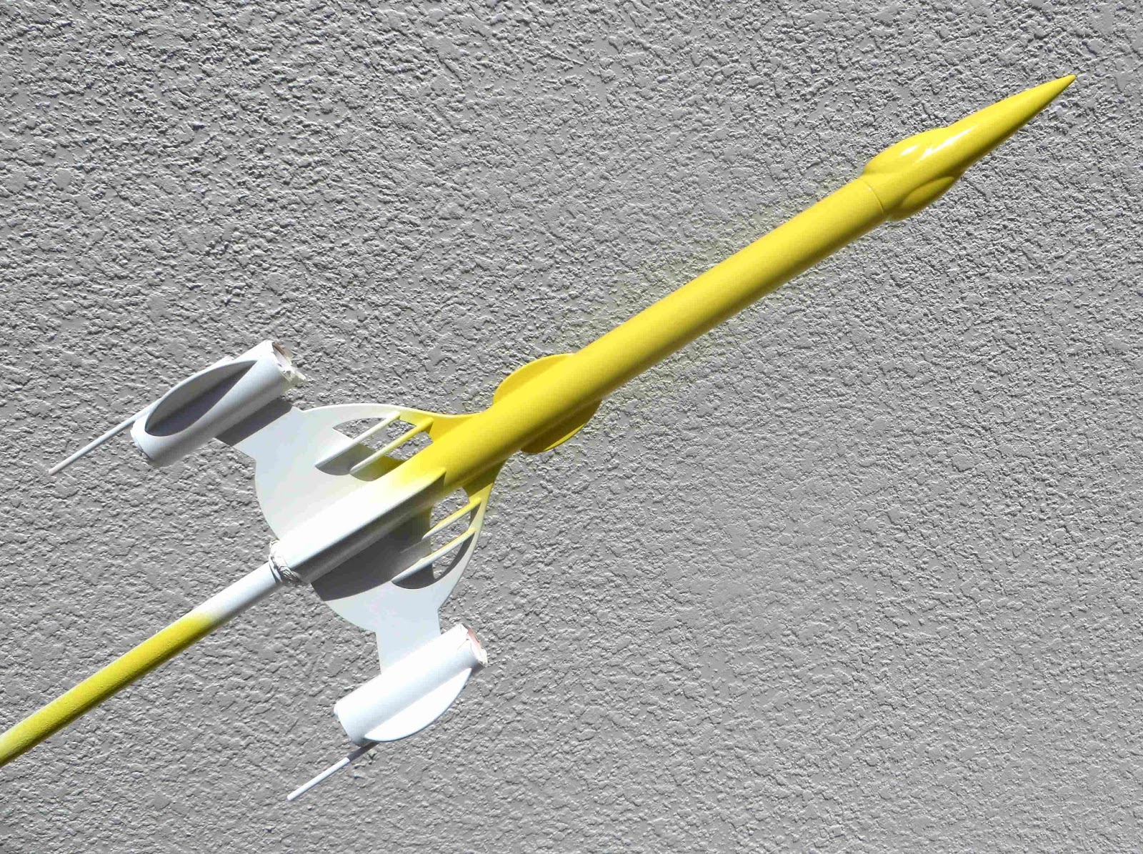 Model Rocket Building: Estes Alien Invader #3003 Build, Part 14, Paint ...